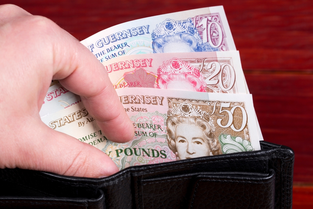 £10k pay rise recommended for States Members - Bailiwick Express News ...