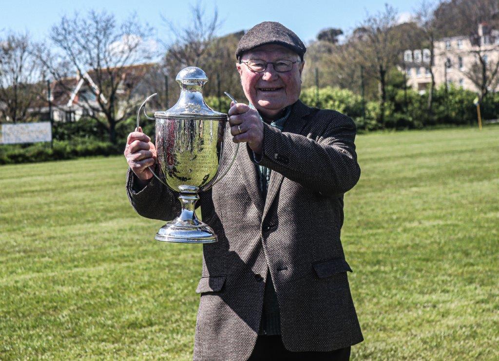'Constable Tom' celebrates 80th birthday... by walking 80 laps of ...