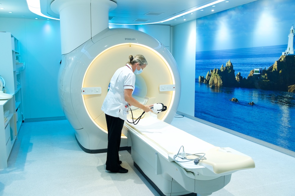 MRI wait times slashed in "win-win" for private and public patients ...