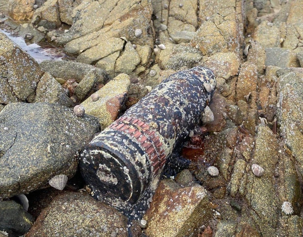 Bomb disposal experts explode long weekend shell - Bailiwick Express ...